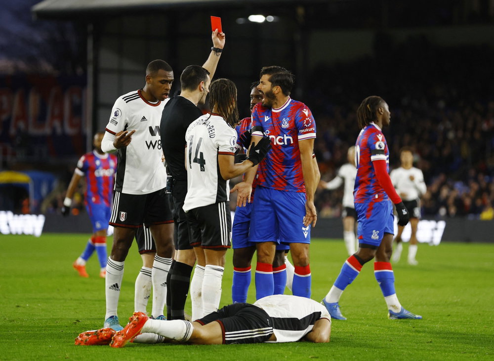 Journos fume at Tomkins red card for Palace | The Transfer Tavern